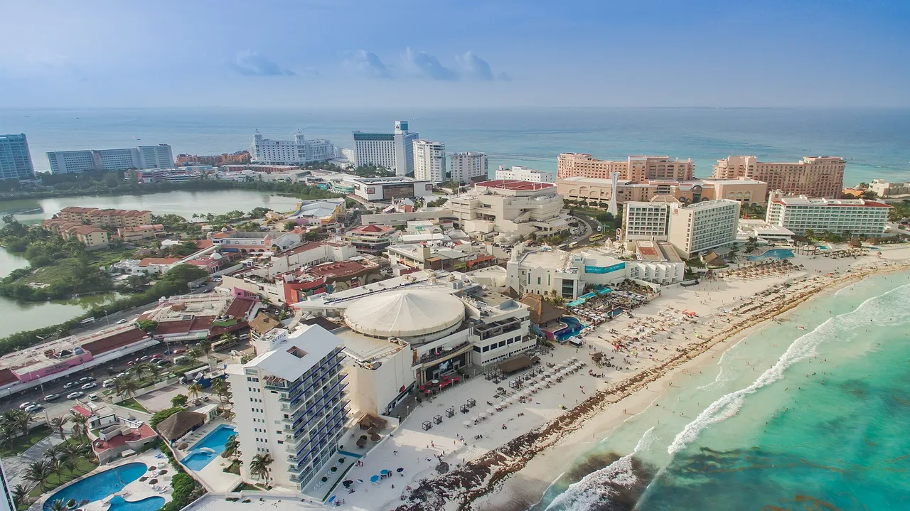 Playa Marlin Cancun 2026 - Hotel Zone Beach